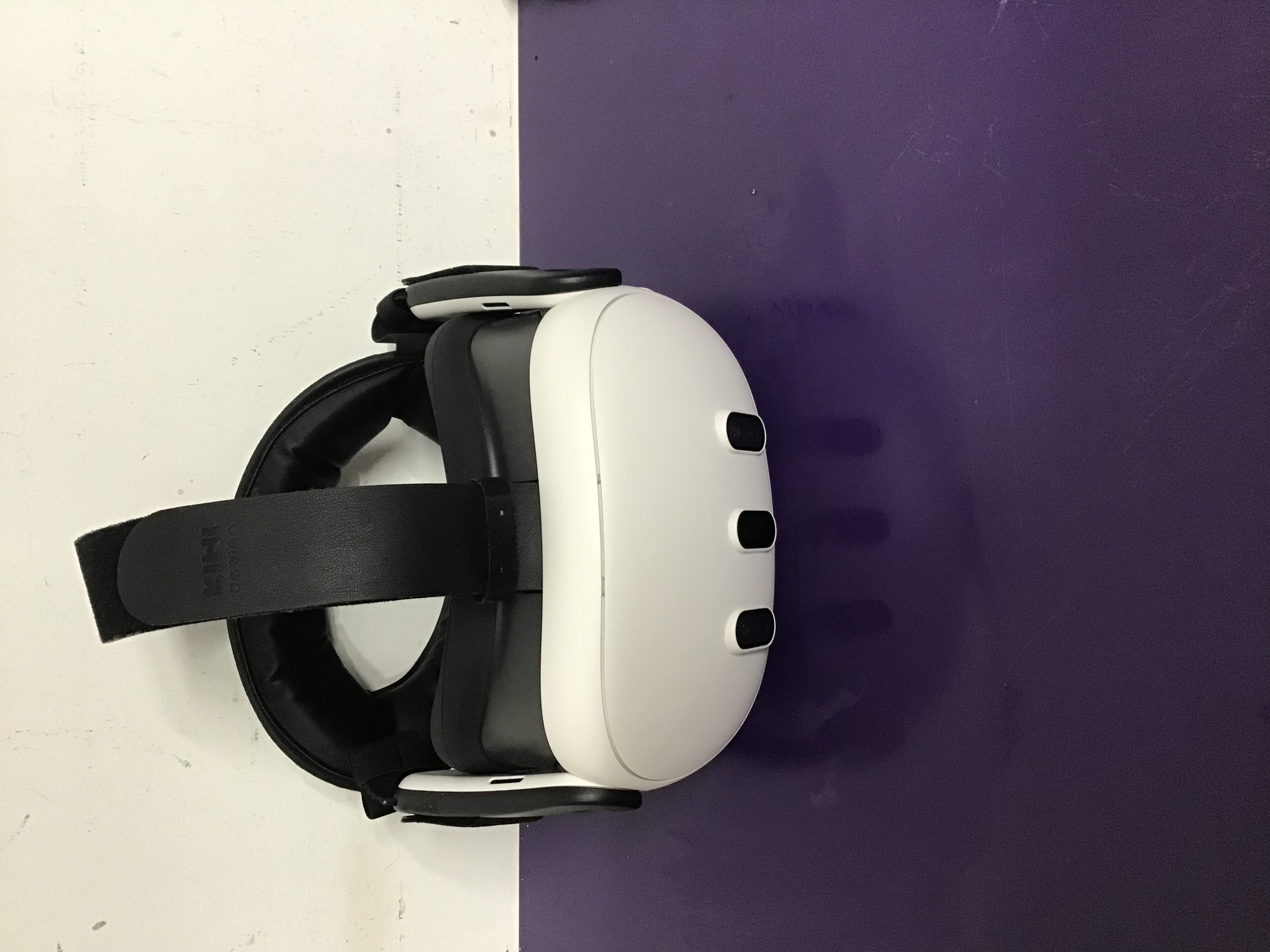 Pre-owned META QUEST 3 - Own4Less